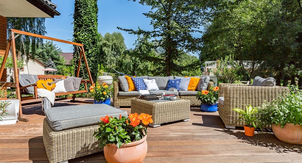Deck Repair: Why the Wood on Your Deck is Splitting | WICR Waterproofing